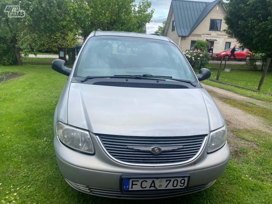 Chrysler Voyager 2001 in Kaunas, with an engine capacity of 2.50 L and mileage of 299 thousand km for 900 €, photo 5 on AUTOMOTO.COM.LV