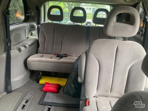 Chrysler Voyager 2001 in Kaunas, with an engine capacity of 2.50 L and mileage of 299 thousand km for 900 €, photo 7 on AUTOMOTO.COM.LV