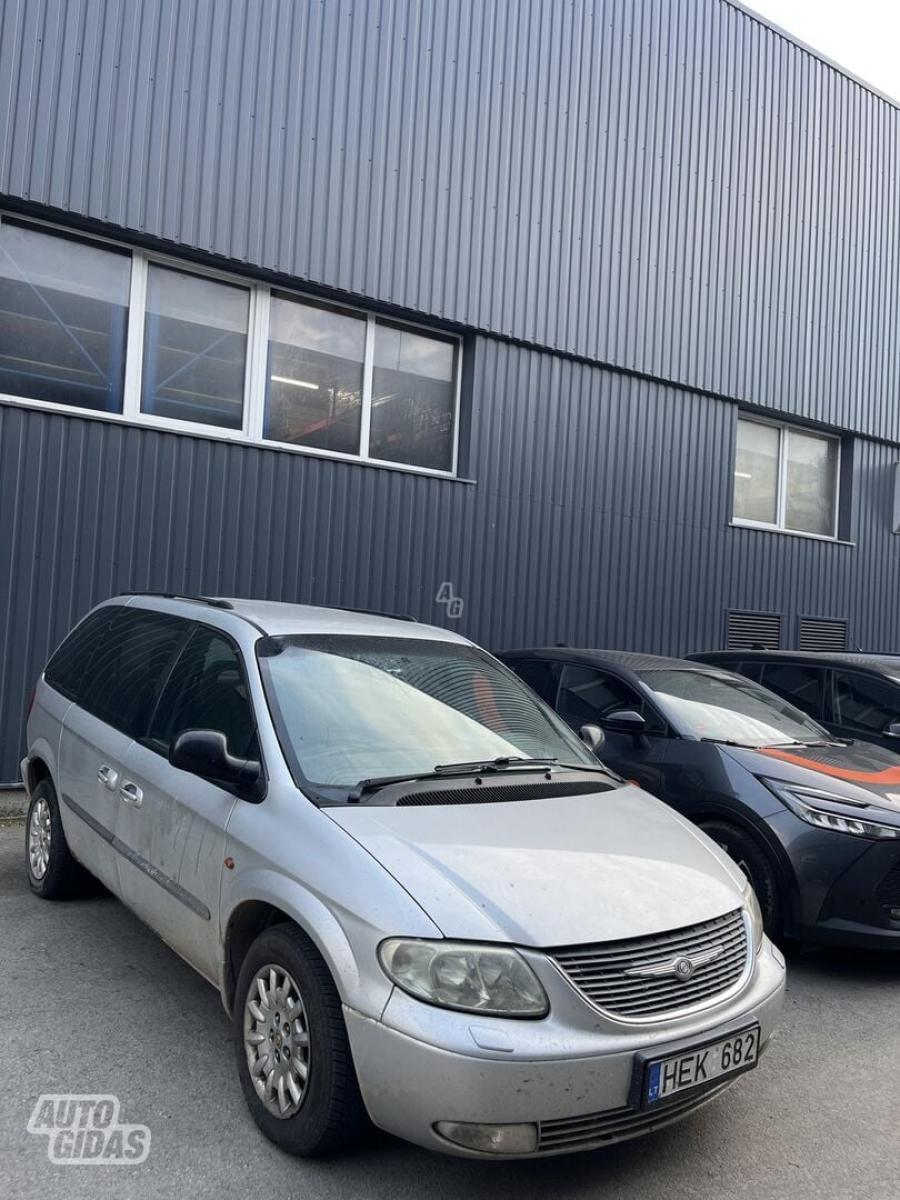 Chrysler Voyager 2003 in Kaunas, with an engine capacity of 2.50 L and mileage of 300 thousand km for 1350 €, photo 1 on AUTOMOTO.COM.LV