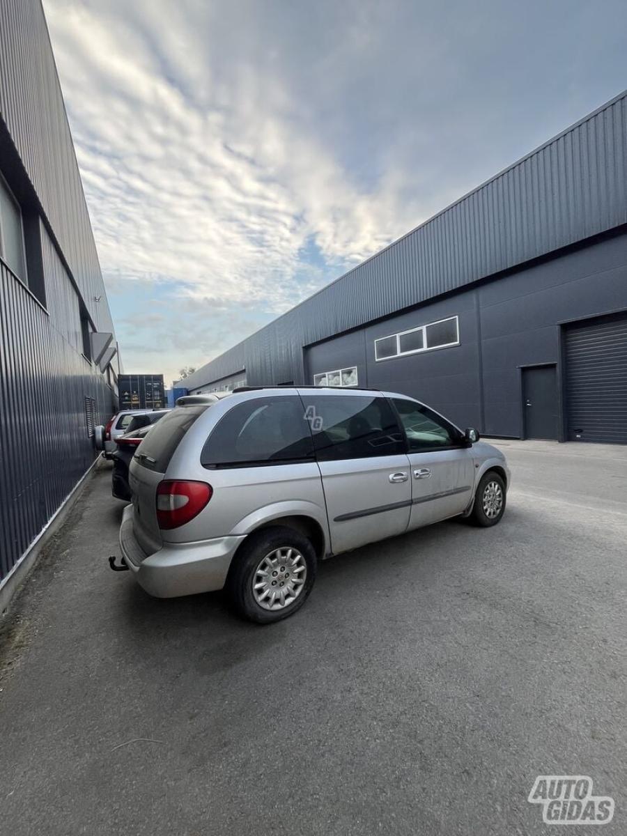 Chrysler Voyager 2003 in Kaunas, with an engine capacity of 2.50 L and mileage of 300 thousand km for 1350 €, photo 3 on AUTOMOTO.COM.LV