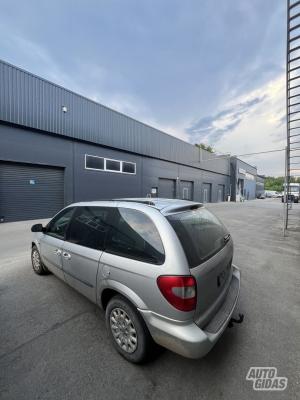 Chrysler Voyager 2003 in Kaunas, with an engine capacity of 2.50 L and mileage of 300 thousand km for 1350 €, photo 5 on AUTOMOTO.COM.LV