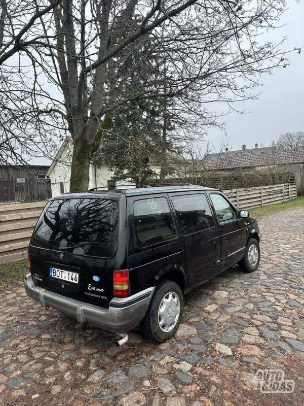 Chrysler Voyager 1994 Šilutė, ar dzinēja tilpumu 2.50 L un nobraukumu 250 tūkst. km par 1500 €, foto 4 vietnē AUTOMOTO.COM.LV