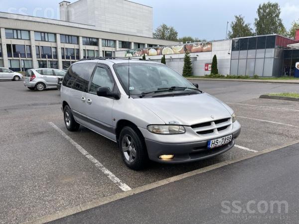 Chrysler Voyager 2000 in Daugavpils, with an engine capacity of 2.50 L and mileage of 355 thousand km for 1200 €, photo 2 on AUTOMOTO.COM.LV