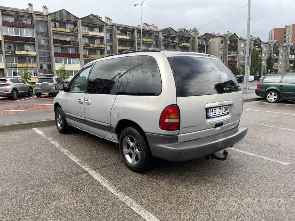 Chrysler Voyager 2000 in Daugavpils, with an engine capacity of 2.50 L and mileage of 355 thousand km for 1200 €, photo 4 on AUTOMOTO.COM.LV