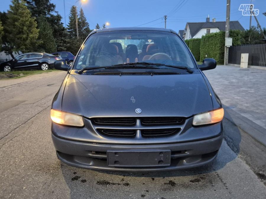 Chrysler Voyager 2000 in Siauliai, with an engine capacity of 2.50 L and mileage of 224 thousand km for 750 €, photo 4 on AUTOMOTO.COM.LV