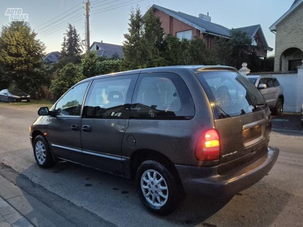 Chrysler Voyager 2000 in Siauliai, with an engine capacity of 2.50 L and mileage of 224 thousand km for 750 €, photo 6 on AUTOMOTO.COM.LV