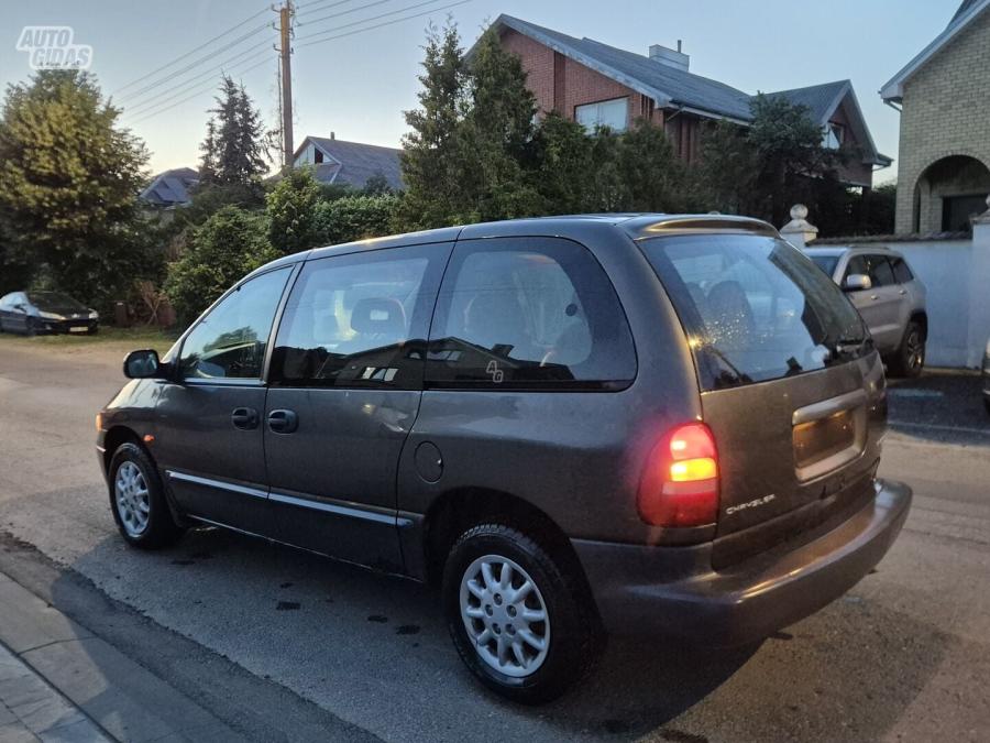 Chrysler Voyager 2000 in Siauliai, with an engine capacity of 2.50 L and mileage of 224 thousand km for 750 €, photo 7 on AUTOMOTO.COM.LV