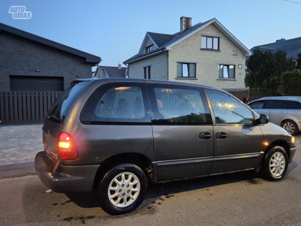 Chrysler Voyager 2000 in Siauliai, with an engine capacity of 2.50 L and mileage of 224 thousand km for 750 €, photo 8 on AUTOMOTO.COM.LV