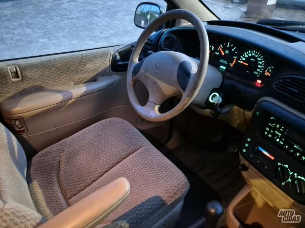 Chrysler Voyager 2000 in Siauliai, with an engine capacity of 2.50 L and mileage of 224 thousand km for 750 €, photo 10 on AUTOMOTO.COM.LV