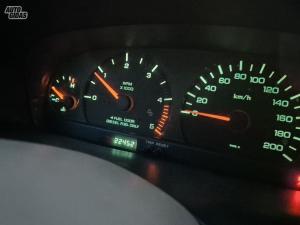 Chrysler Voyager 2000 in Siauliai, with an engine capacity of 2.50 L and mileage of 224 thousand km for 750 €, photo 12 on AUTOMOTO.COM.LV
