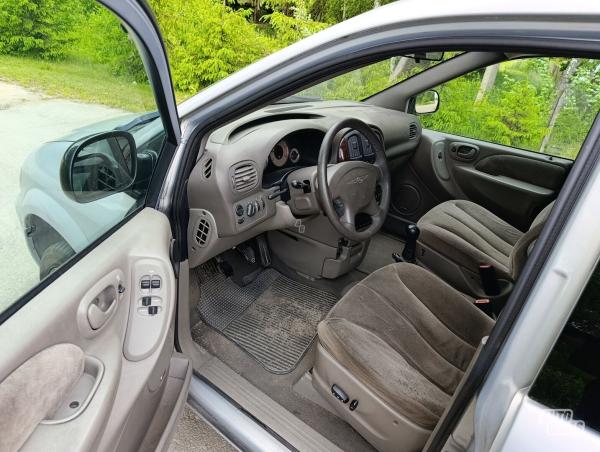 Chrysler Voyager 2001 Marijampole, ar dzinēja tilpumu 2.50 L un nobraukumu 431 tūkst. km par 750 €, foto 9 vietnē AUTOMOTO.COM.LV