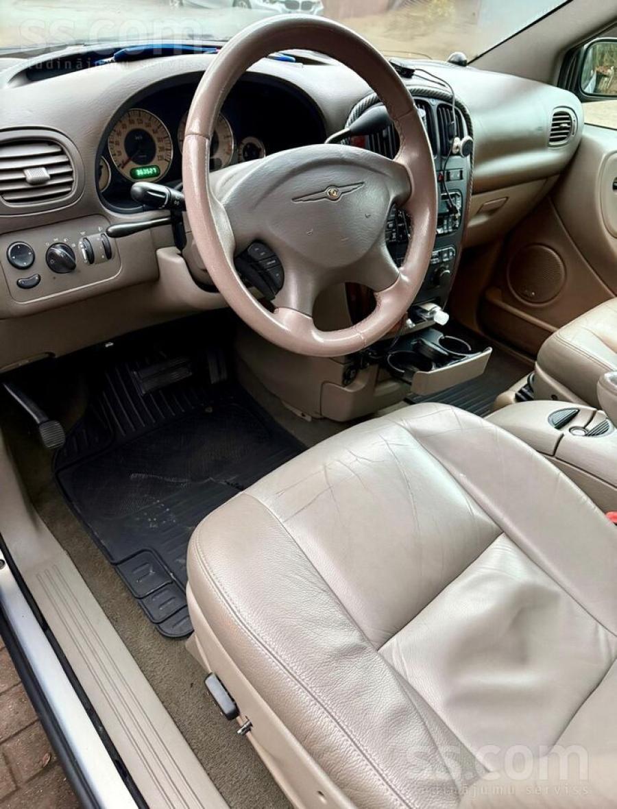 Chrysler Voyager 2001 in Riga, with an engine capacity of 3.30 L and mileage of 371 thousand km for 7000 €, photo 7 on AUTOMOTO.COM.LV