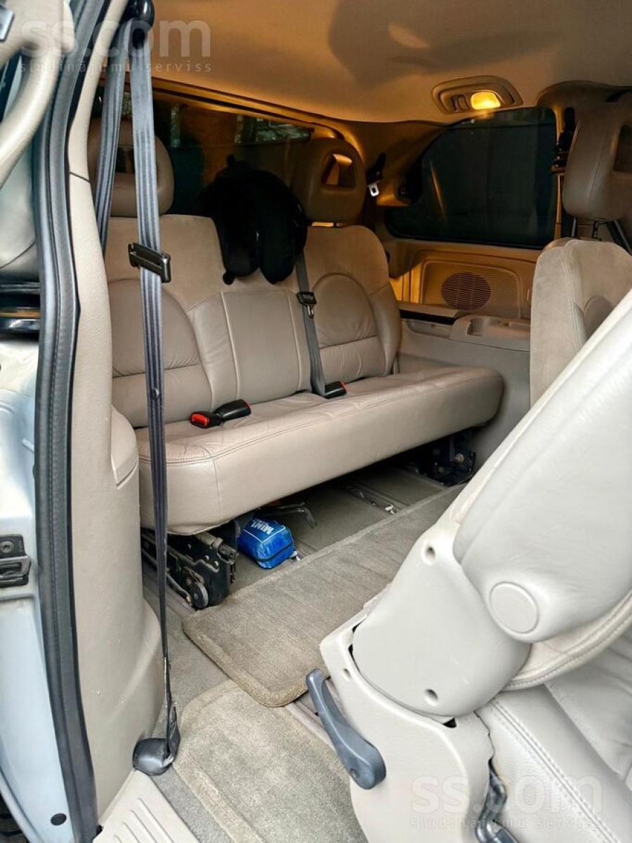 Chrysler Voyager 2001 in Riga, with an engine capacity of 3.30 L and mileage of 371 thousand km for 7000 €, photo 16 on AUTOMOTO.COM.LV
