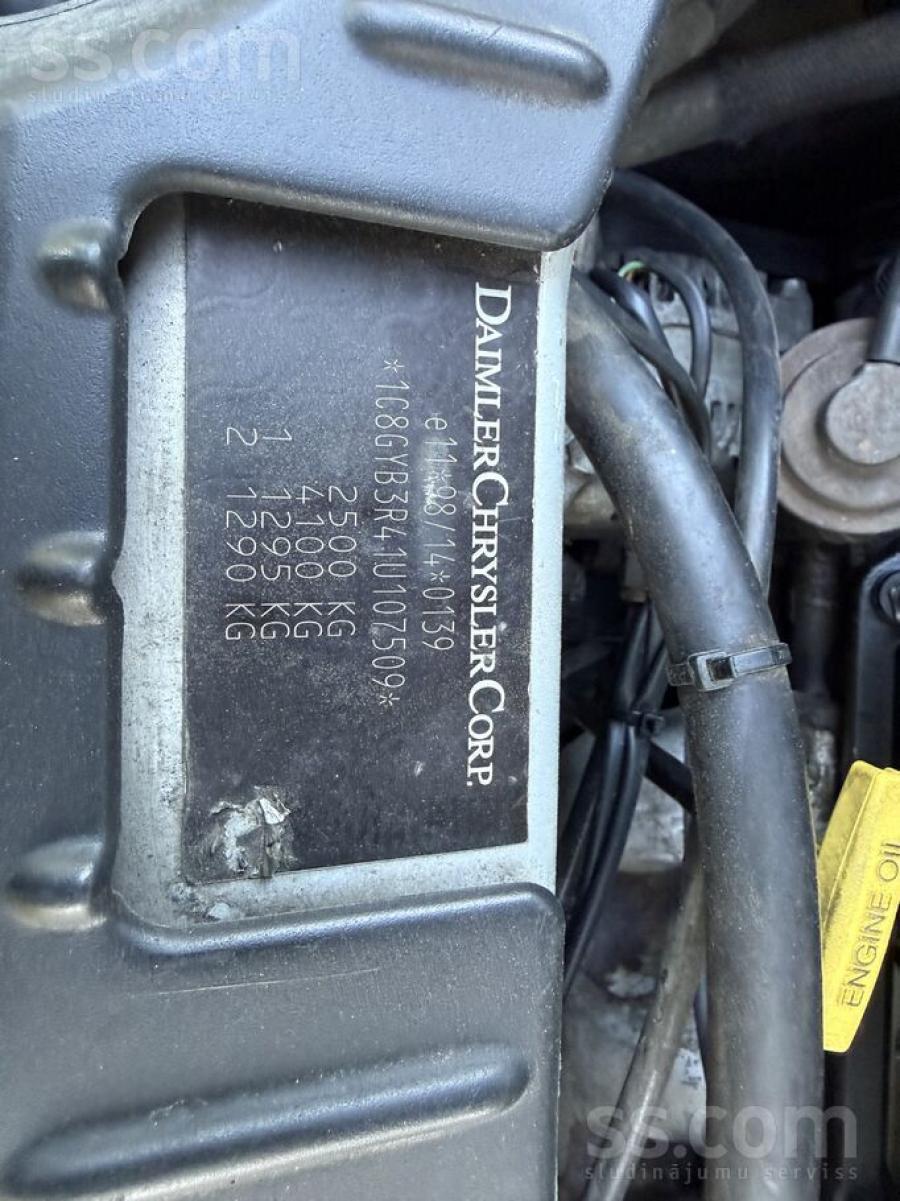 Chrysler Voyager 2001 in Riga, with an engine capacity of 3.30 L and mileage of 371 thousand km for 7000 €, photo 28 on AUTOMOTO.COM.LV