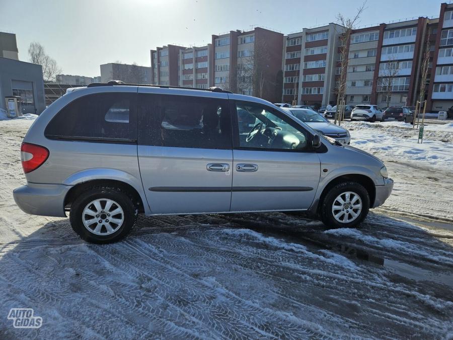 Chrysler Voyager 2002 in Prienai, with an engine capacity of 3.30 L and mileage of 250 thousand km for 1000 €, photo 6 on AUTOMOTO.COM.LV
