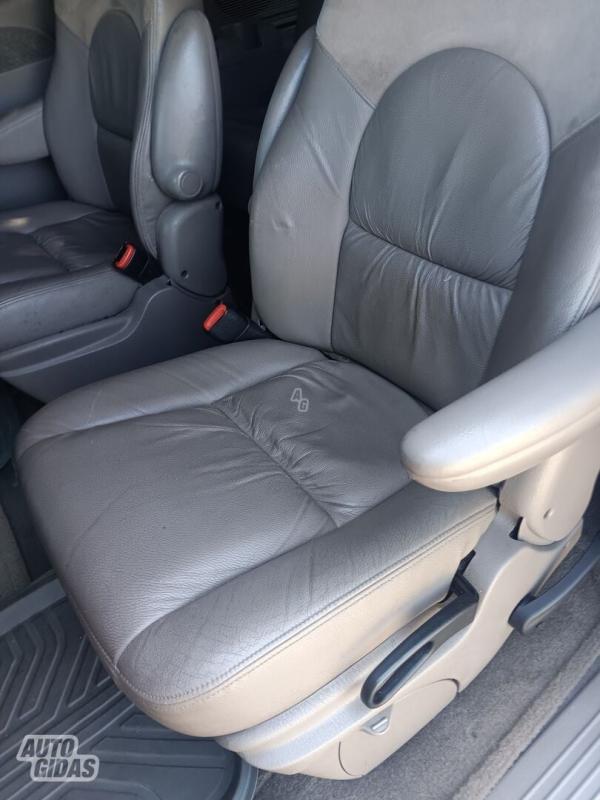 Chrysler Voyager 2002 in Radviliskis, with an engine capacity of 2.50 L and mileage of 278 thousand km for 860 €, photo 7 on AUTOMOTO.COM.LV