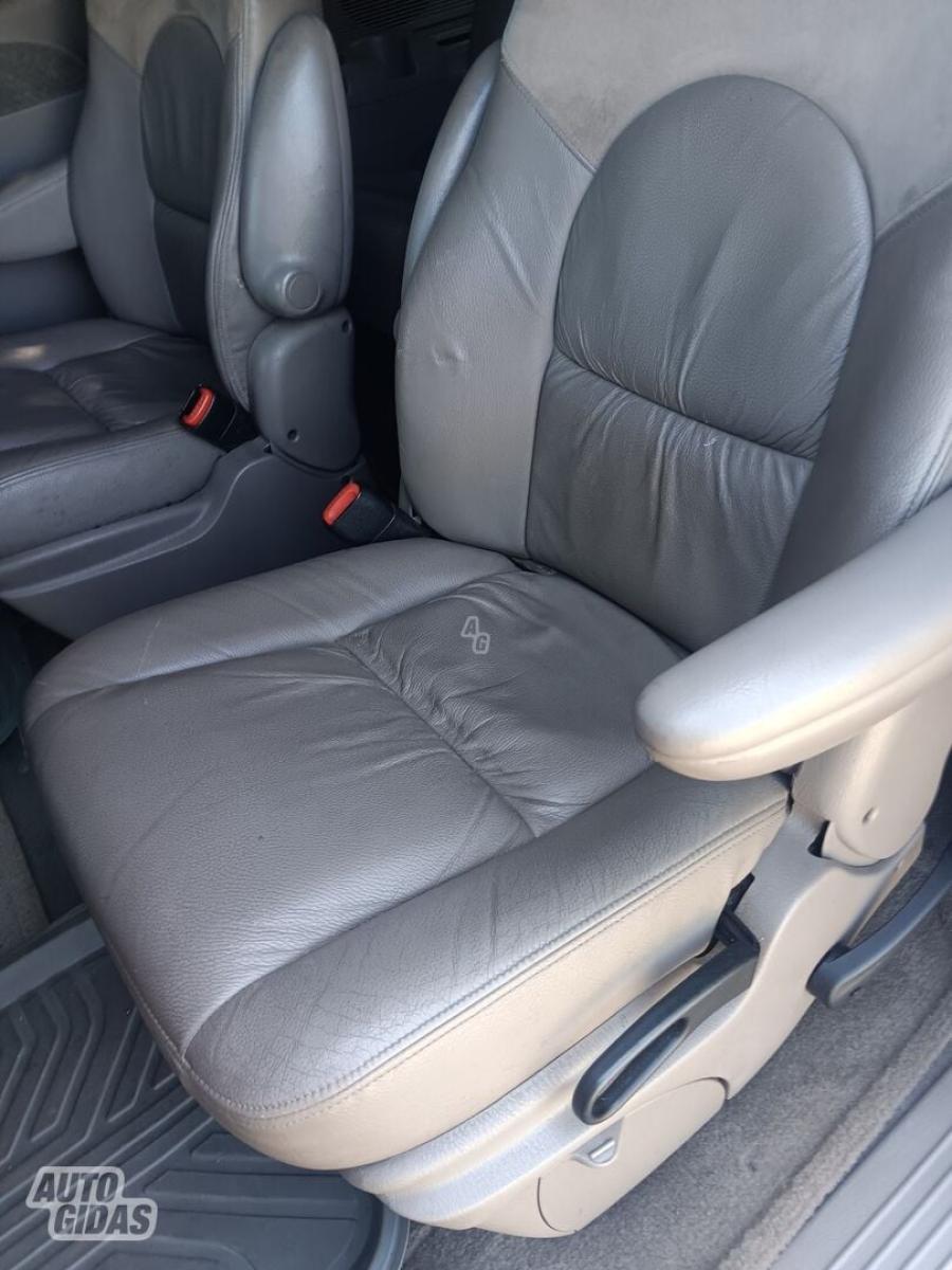 Chrysler Voyager 2002 in Radviliskis, with an engine capacity of 2.50 L and mileage of 278 thousand km for 860 €, photo 8 on AUTOMOTO.COM.LV
