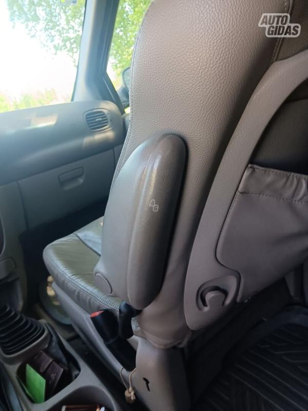 Chrysler Voyager 2002 in Radviliskis, with an engine capacity of 2.50 L and mileage of 278 thousand km for 860 €, photo 8 on AUTOMOTO.COM.LV