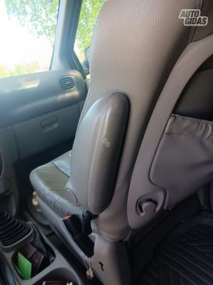 Chrysler Voyager 2002 in Radviliskis, with an engine capacity of 2.50 L and mileage of 278 thousand km for 860 €, photo 9 on AUTOMOTO.COM.LV