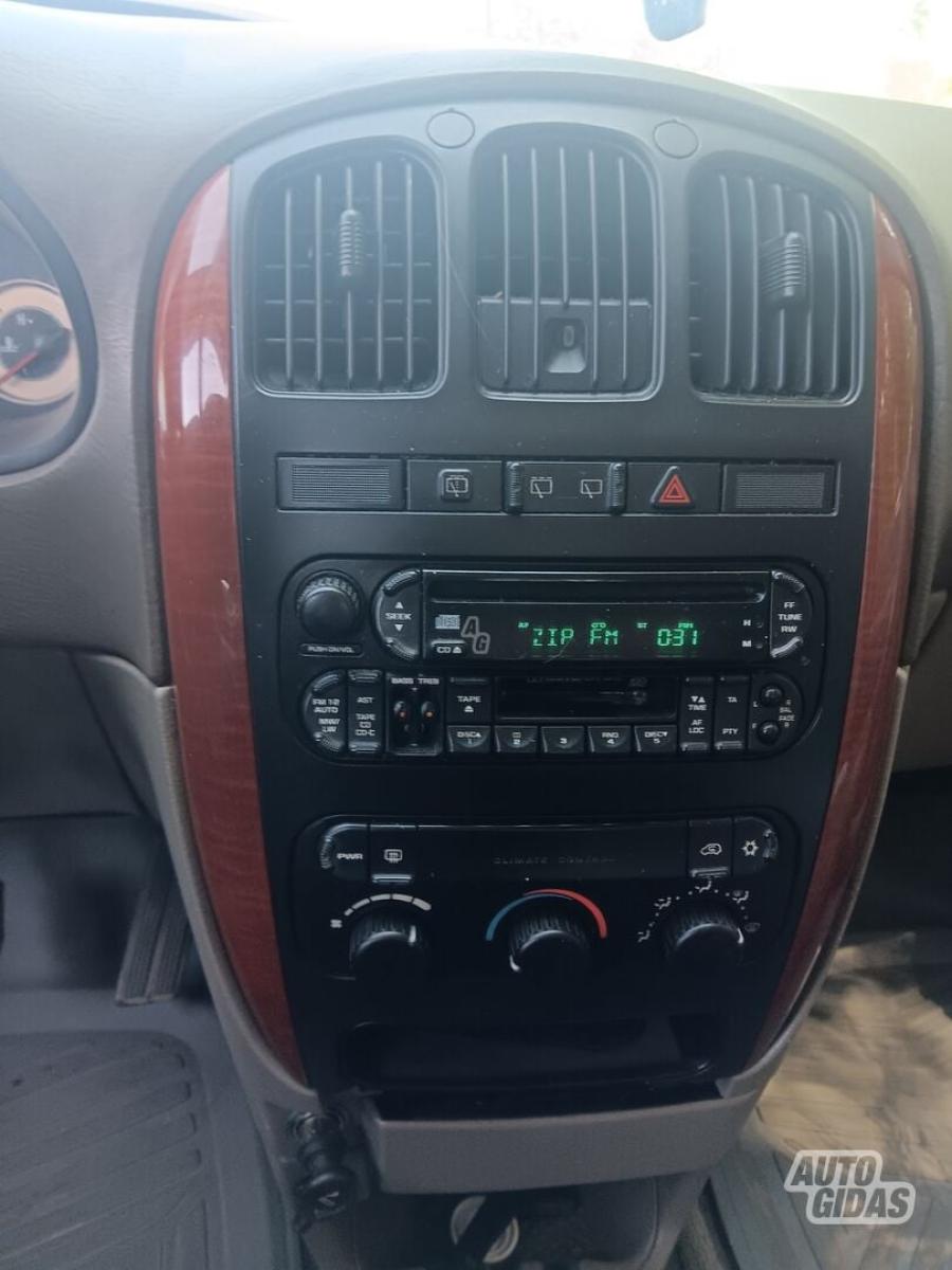 Chrysler Voyager 2002 in Radviliskis, with an engine capacity of 2.50 L and mileage of 278 thousand km for 860 €, photo 11 on AUTOMOTO.COM.LV