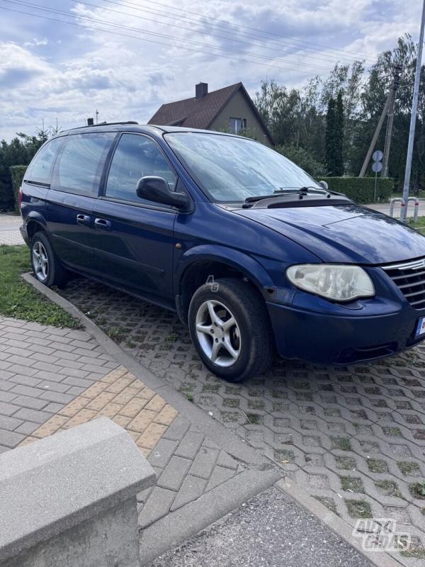 Chrysler Voyager 2002 in Marijampole, with an engine capacity of 2.40 L and mileage of 292 thousand km for 1100 €, photo 2 on AUTOMOTO.COM.LV