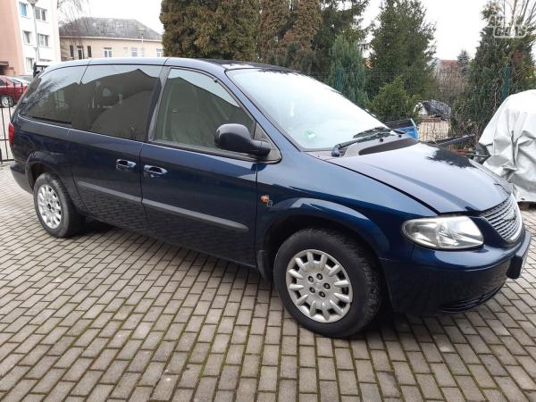 Chrysler Voyager 2003 in Joniskis, with an engine capacity of 2.50 L and mileage of 300 thousand km for 1650 €, photo 1 on AUTOMOTO.COM.LV