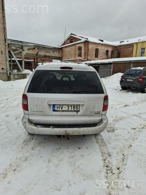 Chrysler Voyager 2003 Daugavpils, ar dzinēja tilpumu 2.50 L un nobraukumu 295 tūkst. km par 700 €, foto 5 vietnē AUTOMOTO.COM.LV