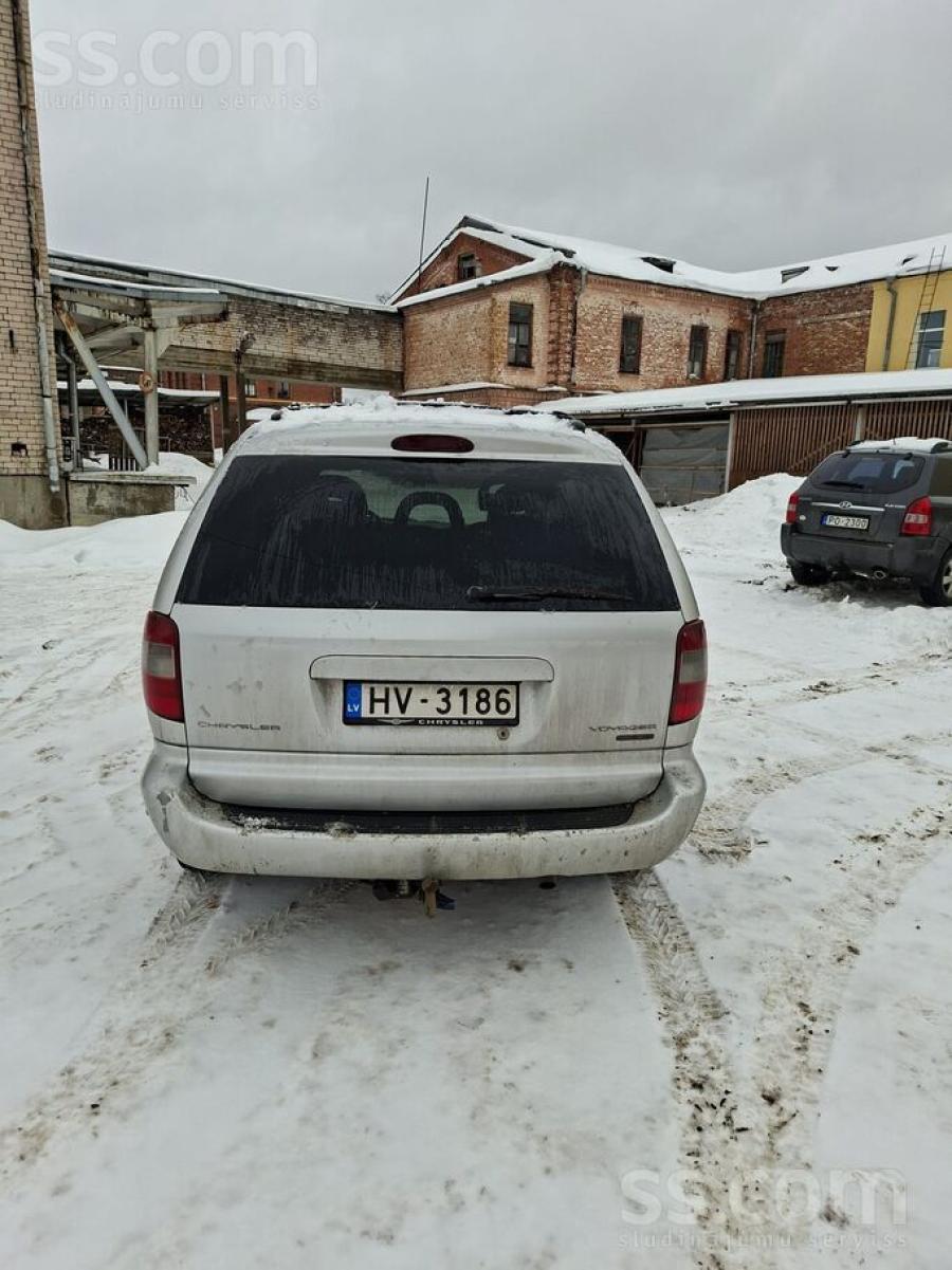 Chrysler Voyager 2003 Daugavpils, ar dzinēja tilpumu 2.50 L un nobraukumu 295 tūkst. km par 700 €, foto 5 vietnē AUTOMOTO.COM.LV