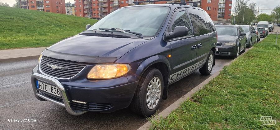 Chrysler Voyager 2003 in Vilnius, with an engine capacity of 2.50 L and mileage of 410 thousand km for 1500 €, photo 1 on AUTOMOTO.COM.LV