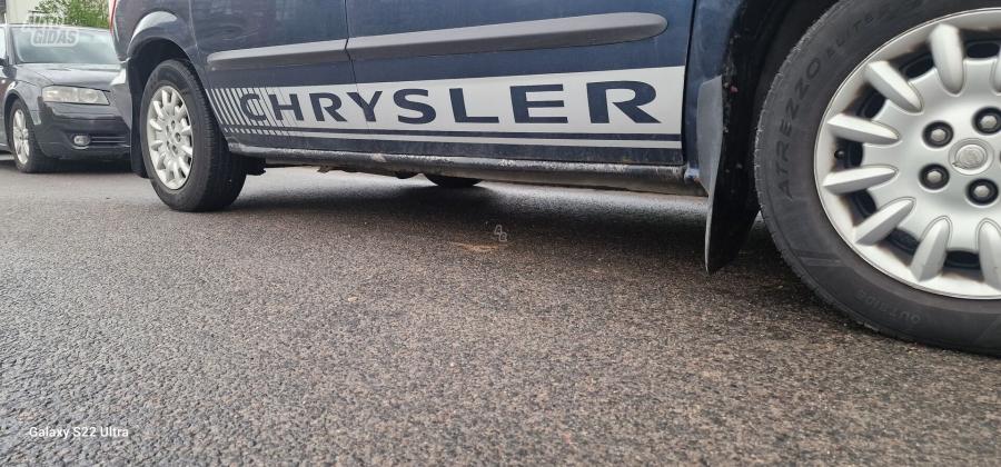 Chrysler Voyager 2003 in Vilnius, with an engine capacity of 2.50 L and mileage of 410 thousand km for 1500 €, photo 5 on AUTOMOTO.COM.LV