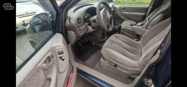 Chrysler Voyager 2003 in Vilnius, with an engine capacity of 2.50 L and mileage of 410 thousand km for 1500 €, photo 8 on AUTOMOTO.COM.LV