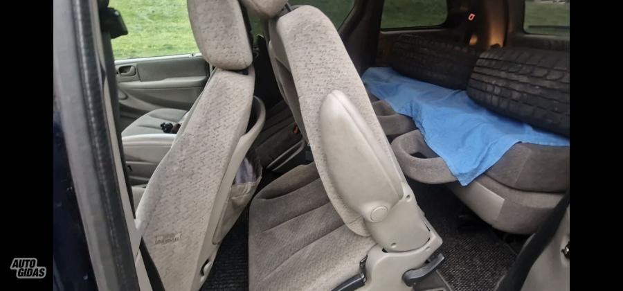 Chrysler Voyager 2003 in Vilnius, with an engine capacity of 2.50 L and mileage of 410 thousand km for 1500 €, photo 10 on AUTOMOTO.COM.LV