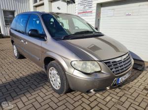Chrysler Voyager 2004 in Bliudziai, with an engine capacity of 2.50 L and mileage of 288 thousand km for 2030 €, photo  on AUTOMOTO.COM.LV
