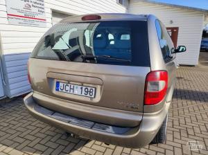 Chrysler Voyager 2004 in Bliudziai, with an engine capacity of 2.50 L and mileage of 288 thousand km for 2030 €, photo 3 on AUTOMOTO.COM.LV