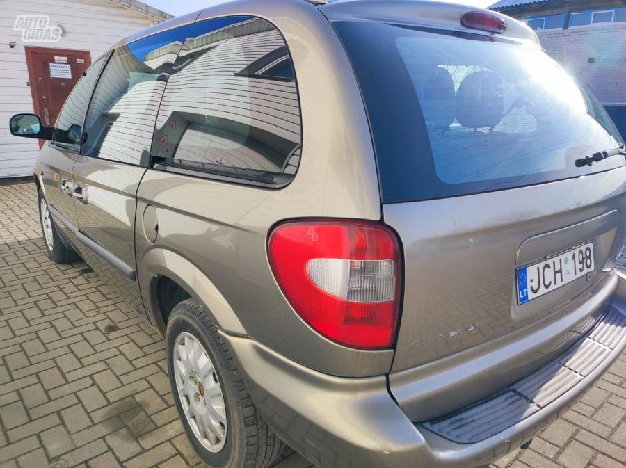 Chrysler Voyager 2004 in Bliudziai, with an engine capacity of 2.50 L and mileage of 288 thousand km for 2030 €, photo 9 on AUTOMOTO.COM.LV