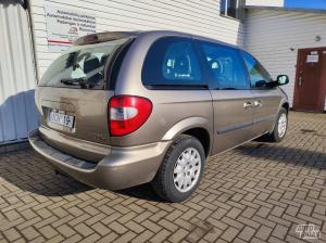 Chrysler Voyager 2004 in Bliudziai, with an engine capacity of 2.50 L and mileage of 288 thousand km for 2030 €, photo 11 on AUTOMOTO.COM.LV