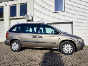 Chrysler Voyager 2004 in Bliudziai, with an engine capacity of 2.50 L and mileage of 288 thousand km for 2030 €, photo 15 on AUTOMOTO.COM.LV