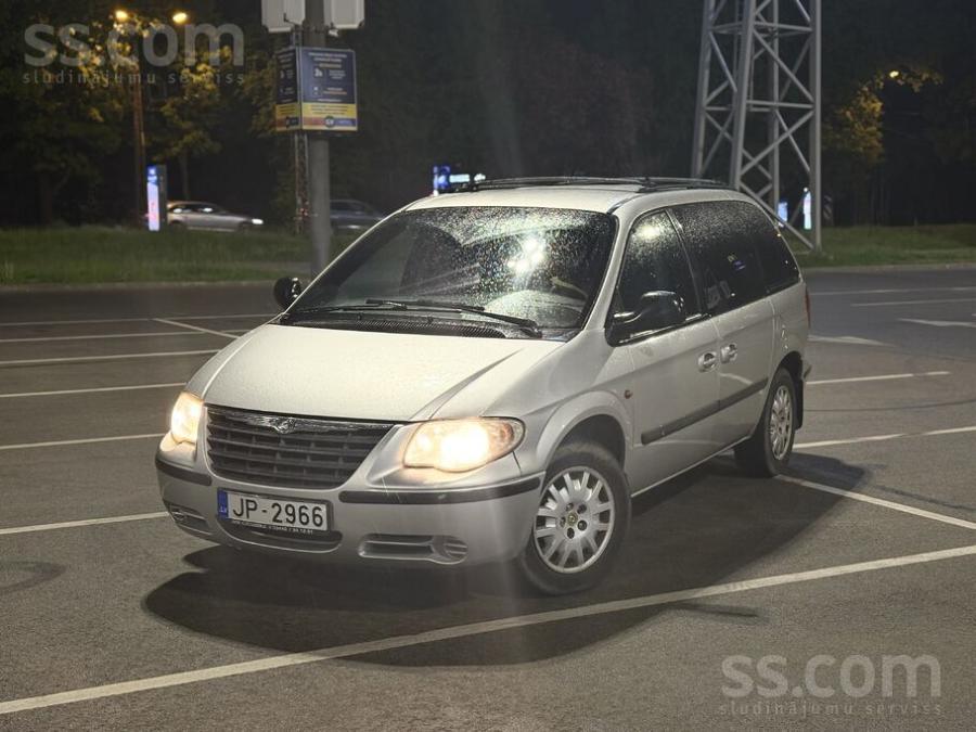 Chrysler Voyager 2004 in Riga, with an engine capacity of 2.40 L and mileage of 248 thousand km for 2000 €, photo 1 on AUTOMOTO.COM.LV