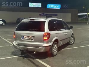 Chrysler Voyager 2004 in Riga, with an engine capacity of 2.40 L and mileage of 248 thousand km for 2000 €, photo 4 on AUTOMOTO.COM.LV