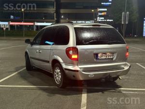 Chrysler Voyager 2004 in Riga, with an engine capacity of 2.40 L and mileage of 248 thousand km for 2000 €, photo 5 on AUTOMOTO.COM.LV