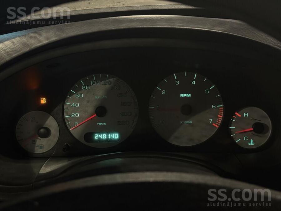 Chrysler Voyager 2004 in Riga, with an engine capacity of 2.40 L and mileage of 248 thousand km for 2000 €, photo 8 on AUTOMOTO.COM.LV