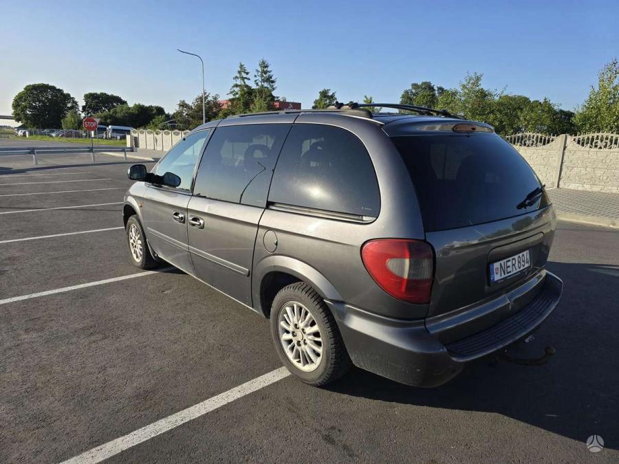 Chrysler Voyager 2004 Klaipėda, ar dzinēja tilpumu 2.78 L un nobraukumu 226 tūkst. km par 1250 €, foto 5 vietnē AUTOMOTO.COM.LV