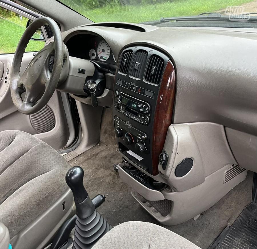 Chrysler Voyager 2004 Šauļi, ar dzinēja tilpumu 2.40 L un nobraukumu 413 tūkst. km par 1200 €, foto 9 vietnē AUTOMOTO.COM.LV