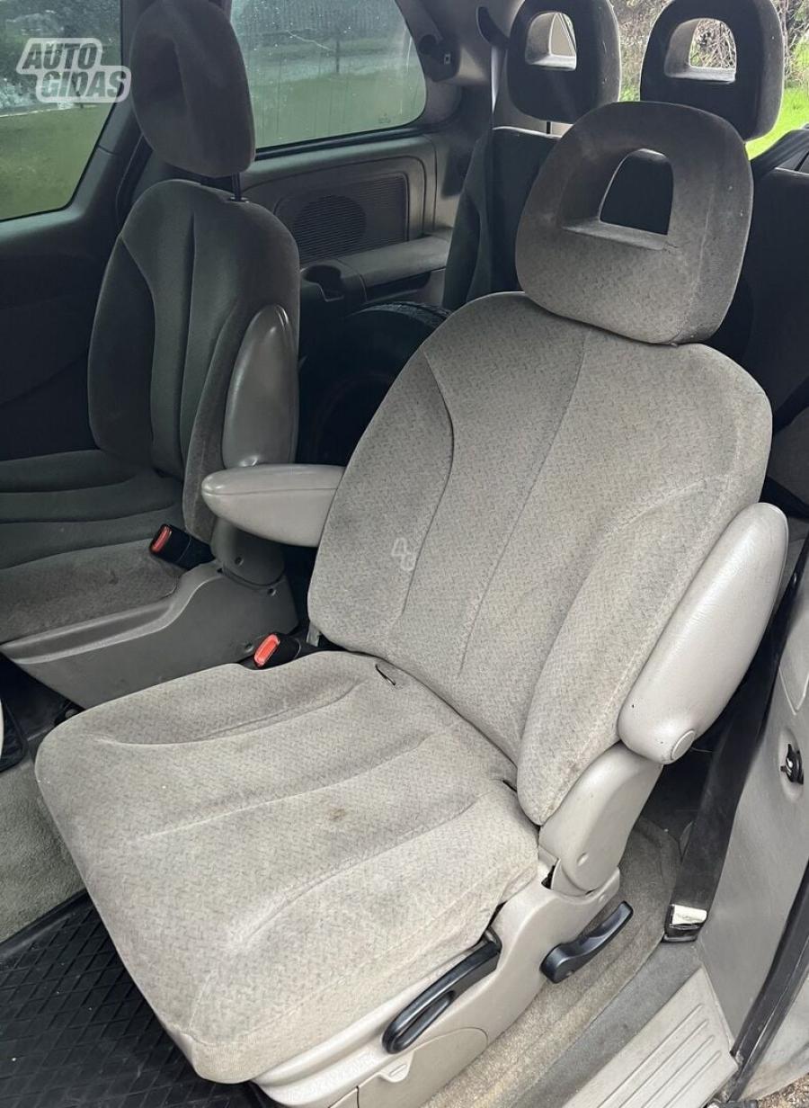Chrysler Voyager 2004 Šauļi, ar dzinēja tilpumu 2.40 L un nobraukumu 413 tūkst. km par 1200 €, foto 11 vietnē AUTOMOTO.COM.LV