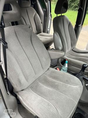 Chrysler Voyager 2004 Šauļi, ar dzinēja tilpumu 2.40 L un nobraukumu 413 tūkst. km par 1200 €, foto 12 vietnē AUTOMOTO.COM.LV