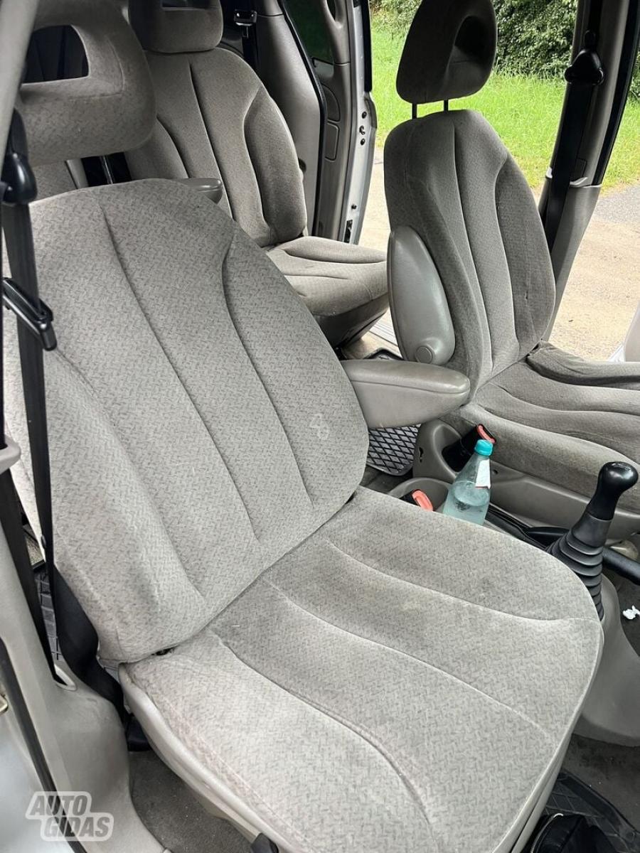 Chrysler Voyager 2004 Šauļi, ar dzinēja tilpumu 2.40 L un nobraukumu 413 tūkst. km par 1200 €, foto 12 vietnē AUTOMOTO.COM.LV