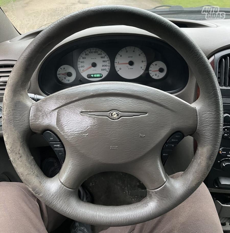 Chrysler Voyager 2004 Šauļi, ar dzinēja tilpumu 2.40 L un nobraukumu 413 tūkst. km par 1200 €, foto 15 vietnē AUTOMOTO.COM.LV