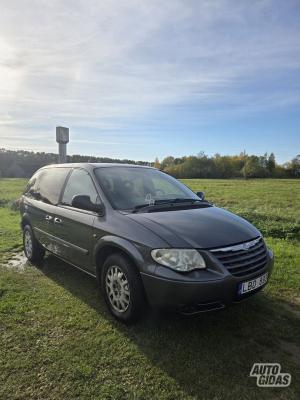 Chrysler Voyager 2004 Akmenė vietnē Chrysler Voyager 2004 Akmenė, ar dzinēja tilpumu 3.30 L un nobraukumu 350 tūkst. km par 999 €, foto 1 vietnē AUTOMOTO.COM.LV