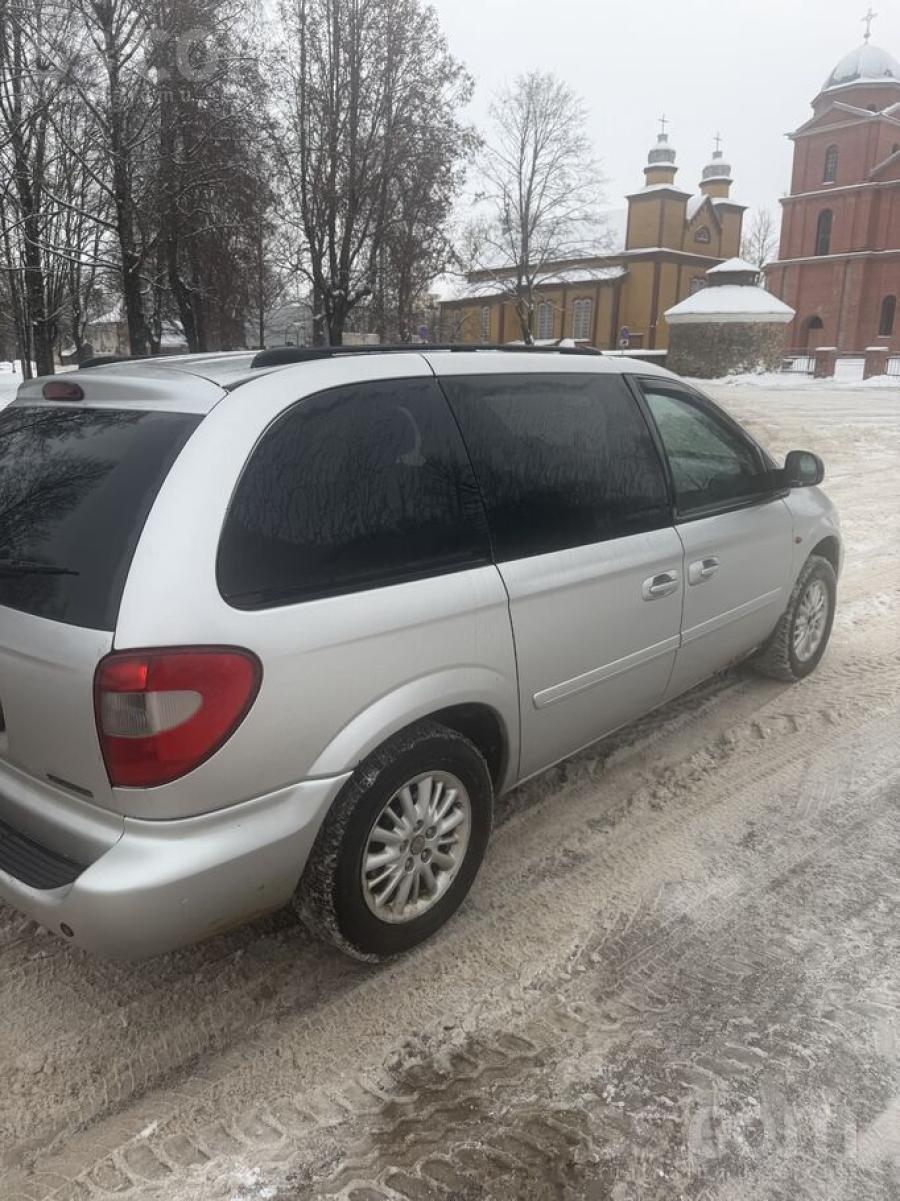 Chrysler Voyager 2005 Rēzekne, ar dzinēja tilpumu 2.80 L un nobraukumu 350 tūkst. km par 990 €, foto 5 vietnē AUTOMOTO.COM.LV