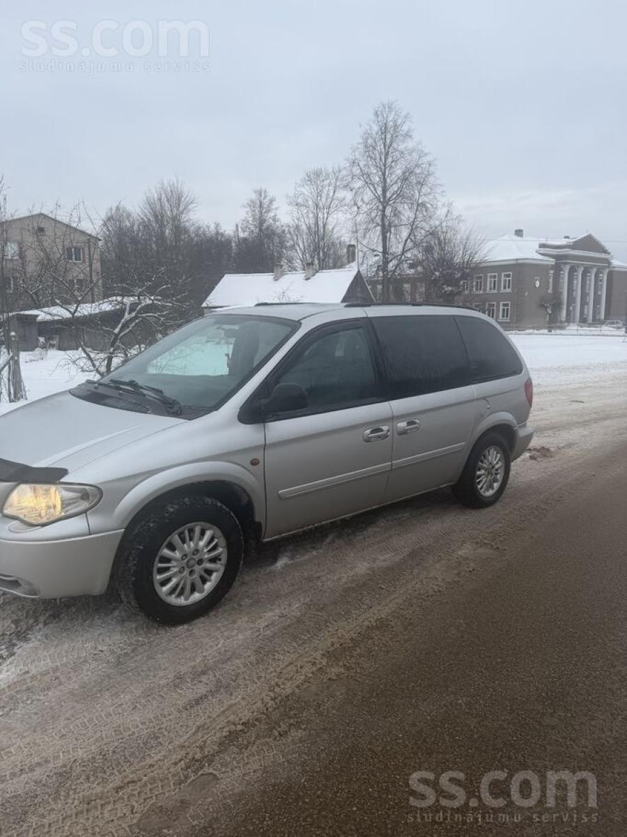 Chrysler Voyager 2005 Rēzekne, ar dzinēja tilpumu 2.80 L un nobraukumu 350 tūkst. km par 990 €, foto 8 vietnē AUTOMOTO.COM.LV